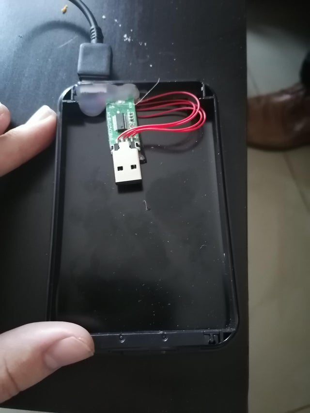 Alertan por venta de discos duros falsos que tienen una USB dentro